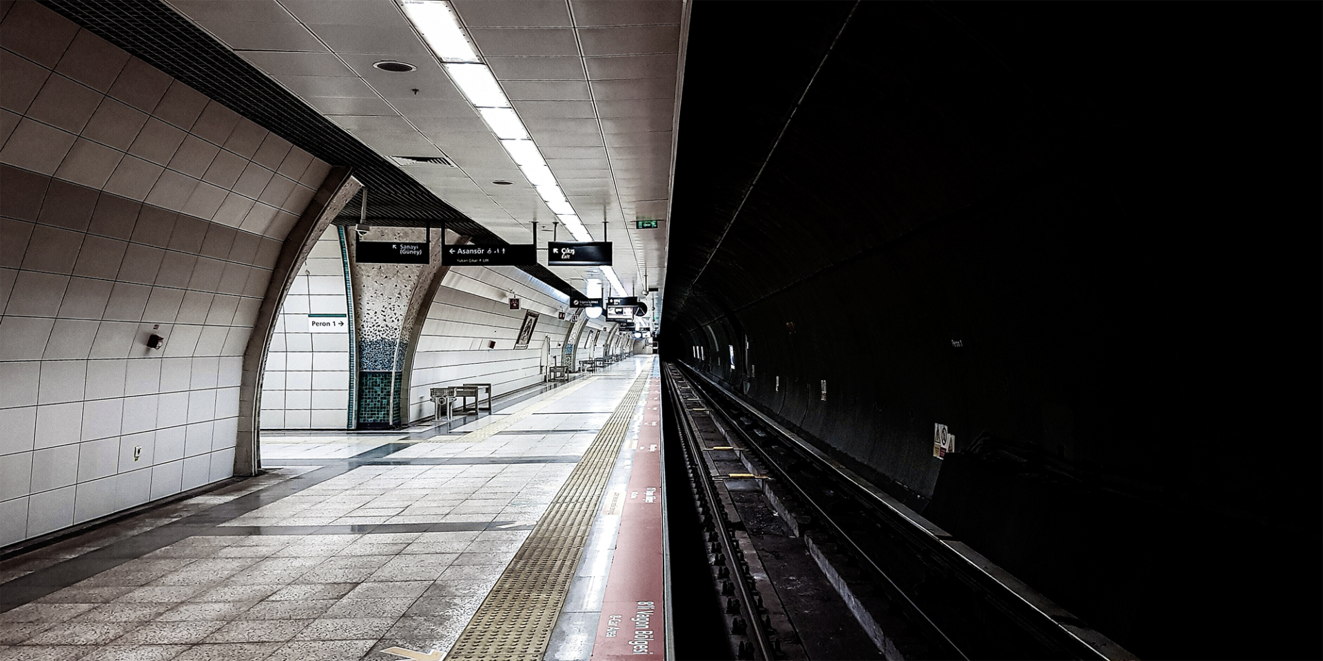 The Transit-Station Movement Tracker - TNMT